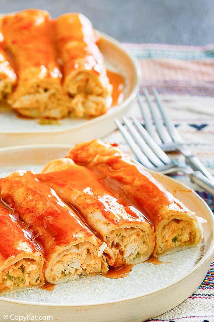 Enchiladas de Queso Crema y Pollo - Las Recetas de JuJo